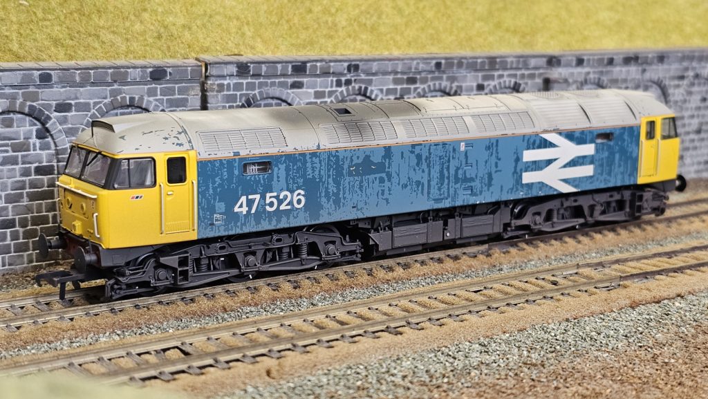 Bachmann 35-421SFX Class 47/4 47526 BR Large Logo weathered (DCC Deluxe ...