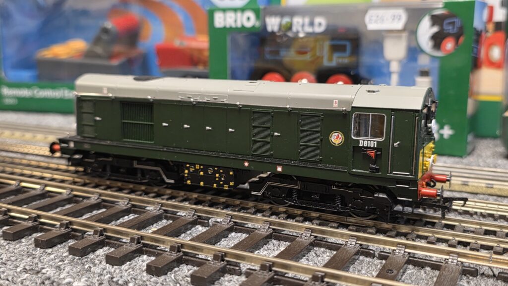 Bachmann 32-042DC Class 20 D8101 in BR Green with Discs/Tablet Catcher ...